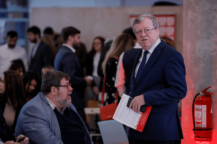Anton Hadăr (Alma Mater): Cadrele didactice din universități ar face ...