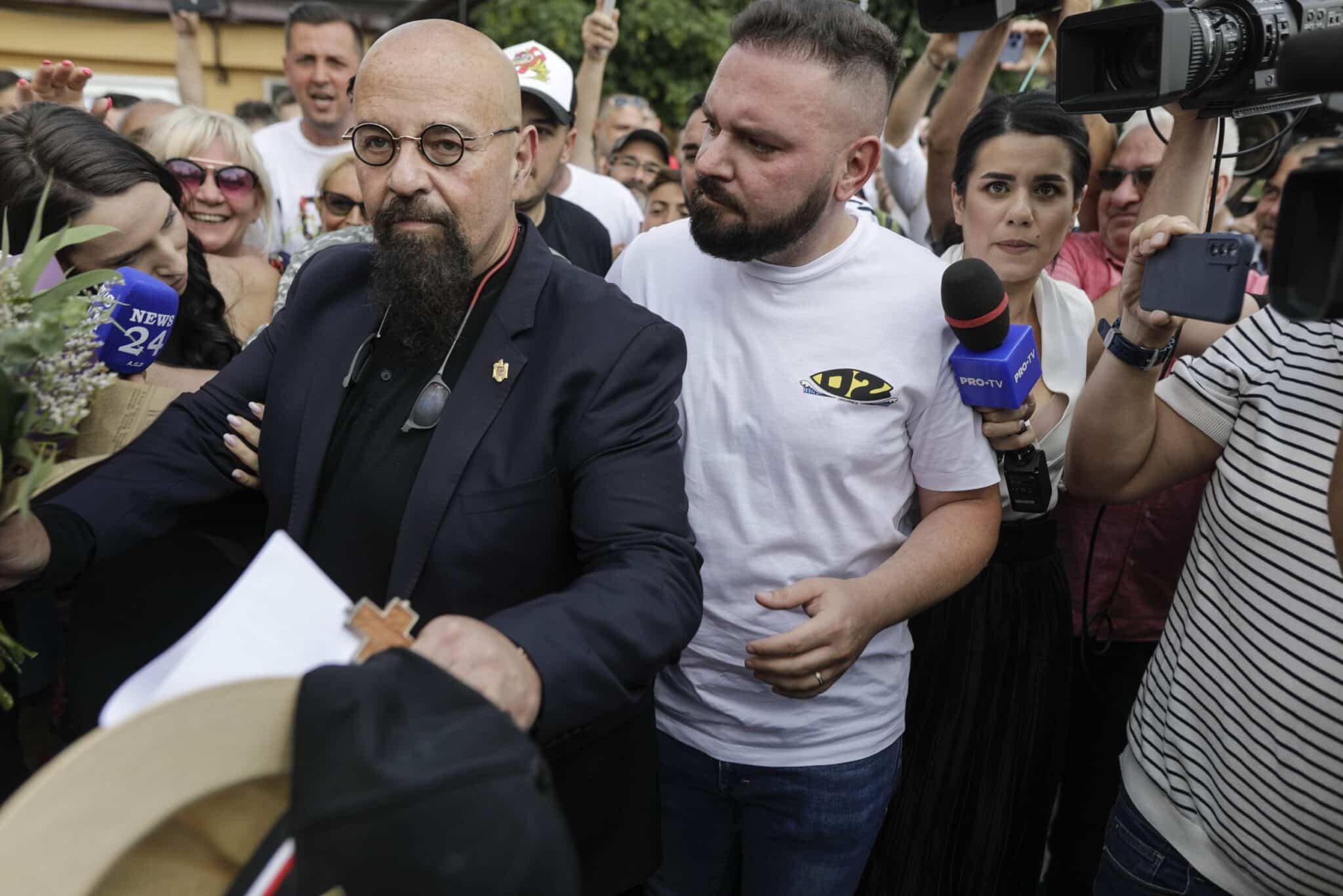 Caracatița lui Piedone: 46 de rude, interpuși și interlopi care împart ...