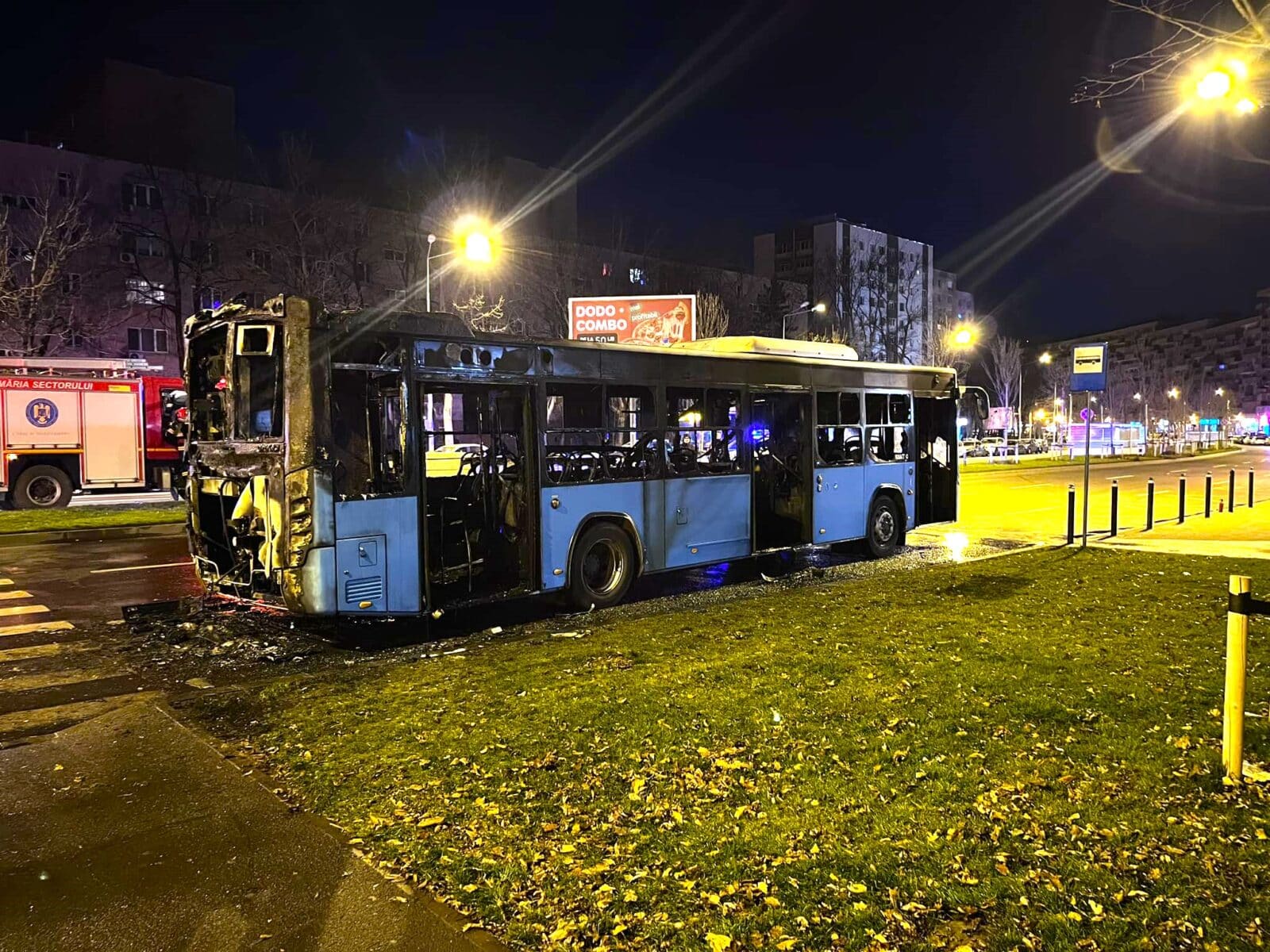 Un autobuz STB s-a făcut scrum în Sectorul 6 din Capitală - 60m.ro
