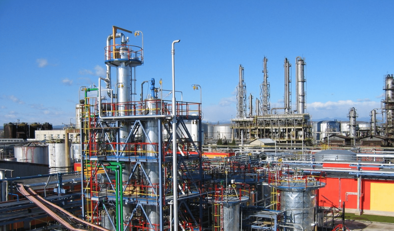 Cum am ajuns să importăm bitum după trădarea PSD-PNL cu privatizarea ...