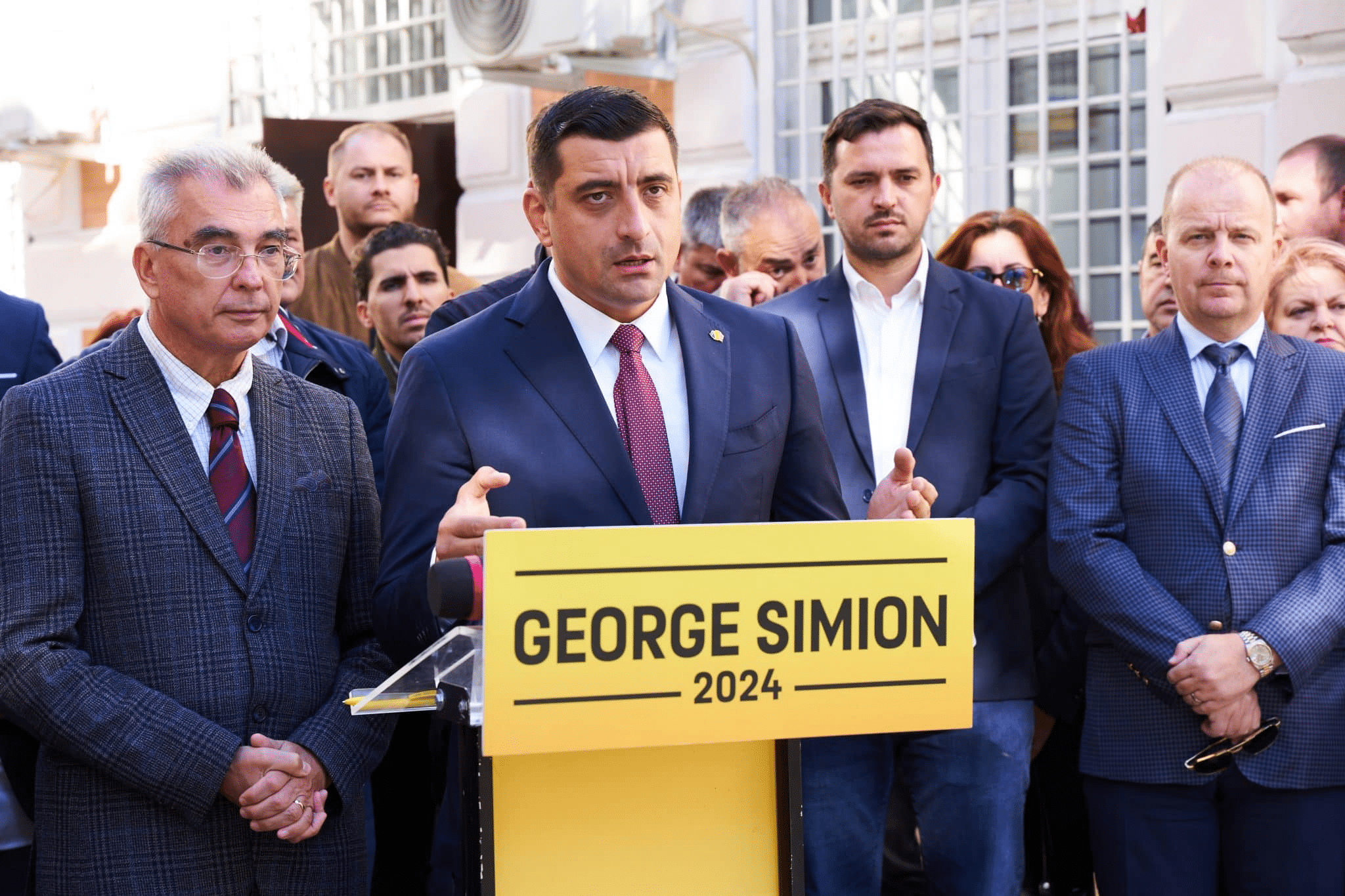 PSD și PNL se tem de Simion/ AUR nu va avea reprezentanți în secțiile ...