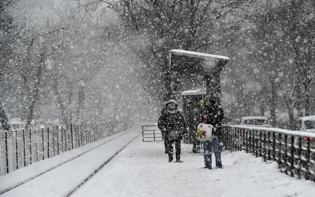ANM a emis cod portocaliu de vreme rea: Viscol puternic și ninsori ...