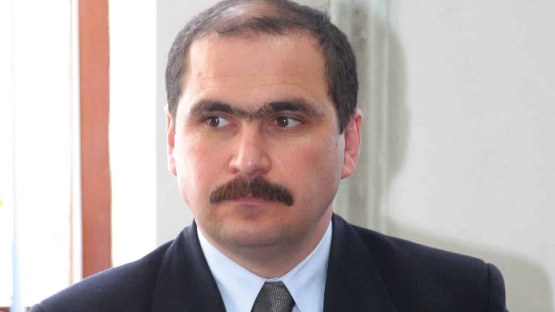 Adevărat sau fals. A furat Bolojan un tir în tinerețe? Tăcerea lui ...