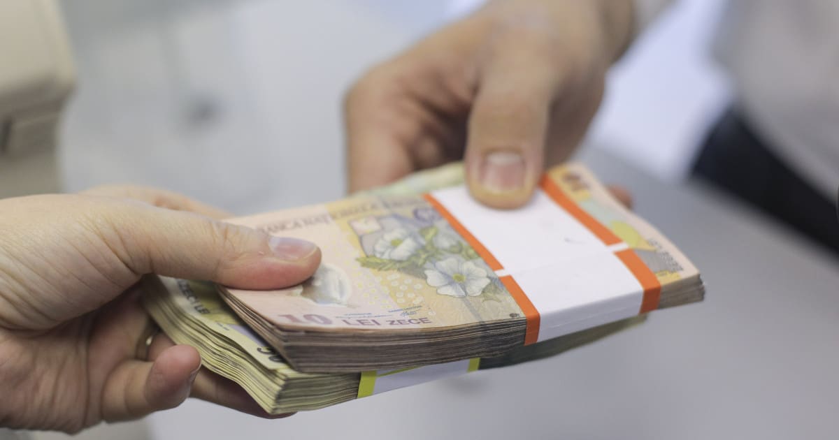 Funcționare bancare acuzate că au alimentat mafia creditelor false ...