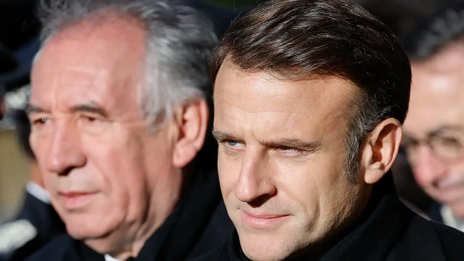 Efectul fluture. Cum intervenția lui Macron în România a dus la căderea ...