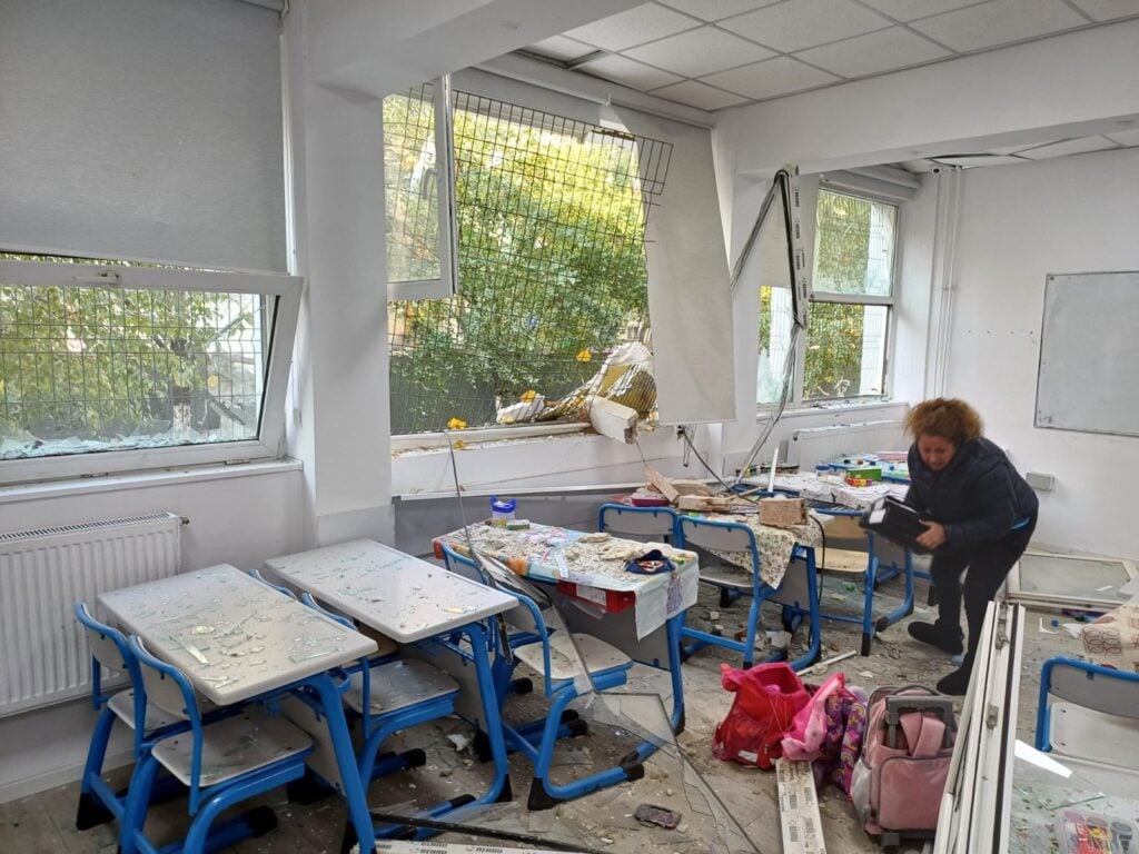 Liceul Bolintineanu va fi închis! Forța exploziei de la blocul din ...